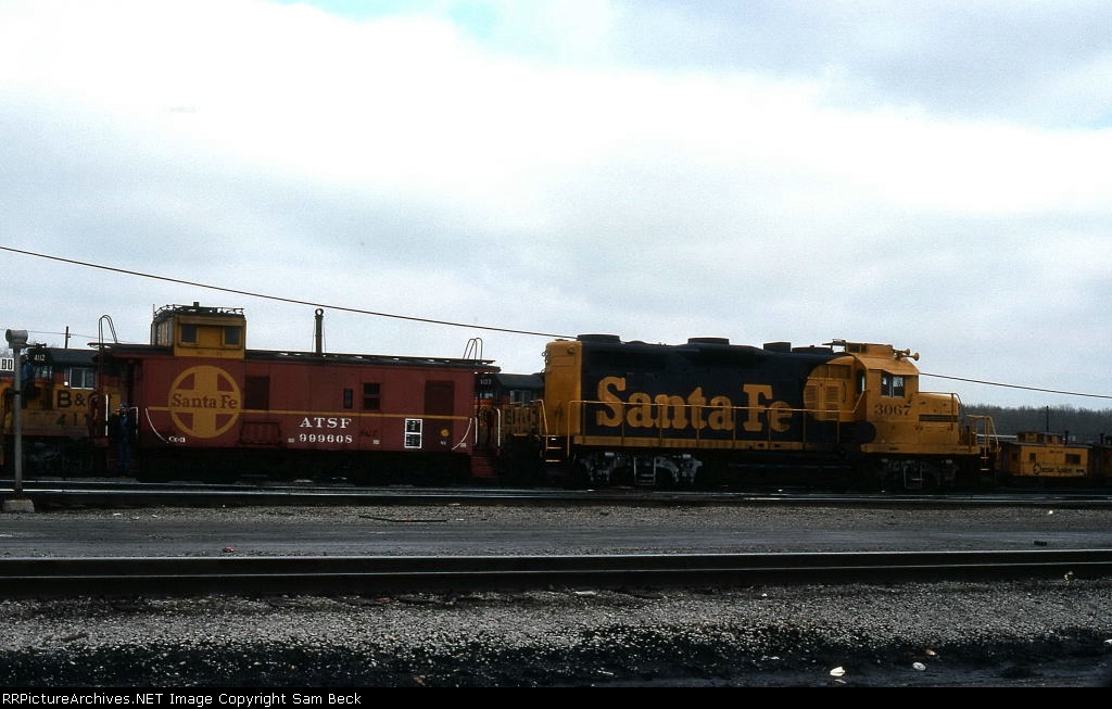 ATSF 999608 and 3067